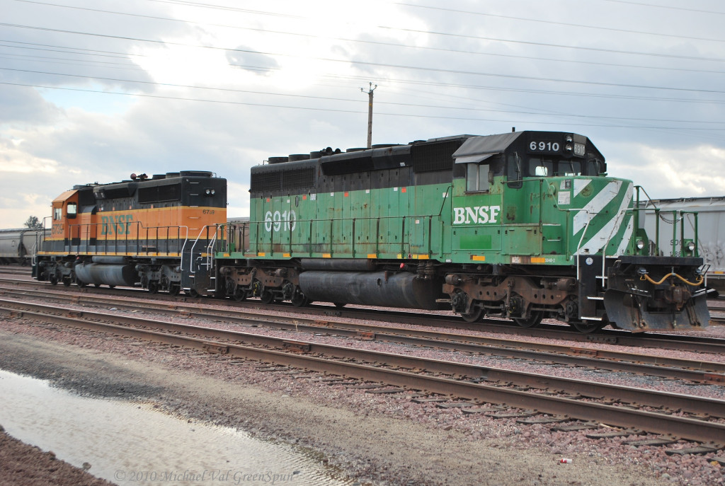 BNSF 6910